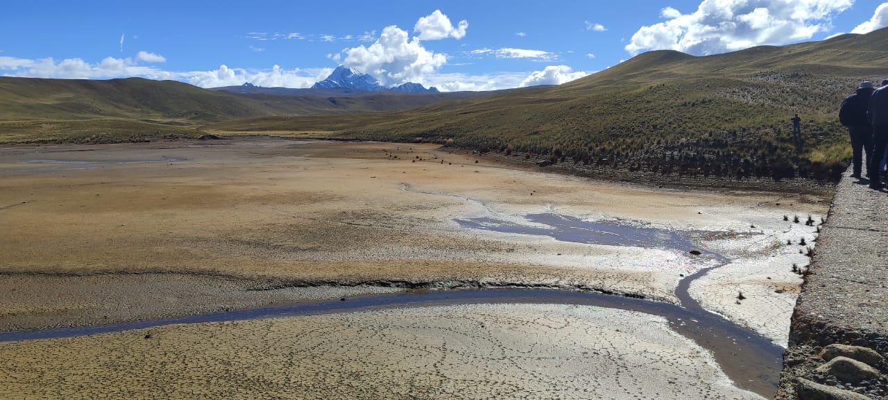 Represa de agua en Milluni Bajo esta al 0% de volumen por que se ...