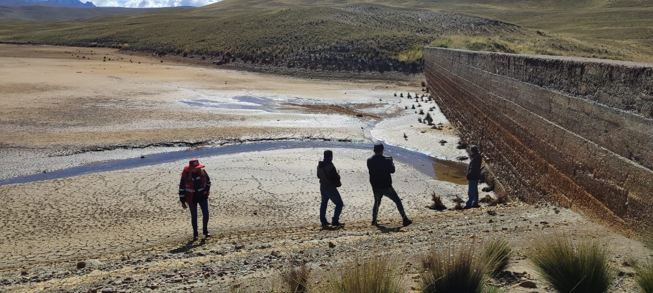 Represa de agua en Milluni Bajo esta al 0% de volumen por que se ...